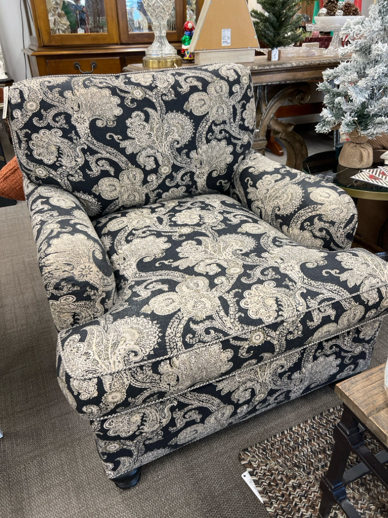 HICKORY WHITE BLACK & CREAM PAISLEY PRINT UPHOLSTERED ARM CHAIR ...